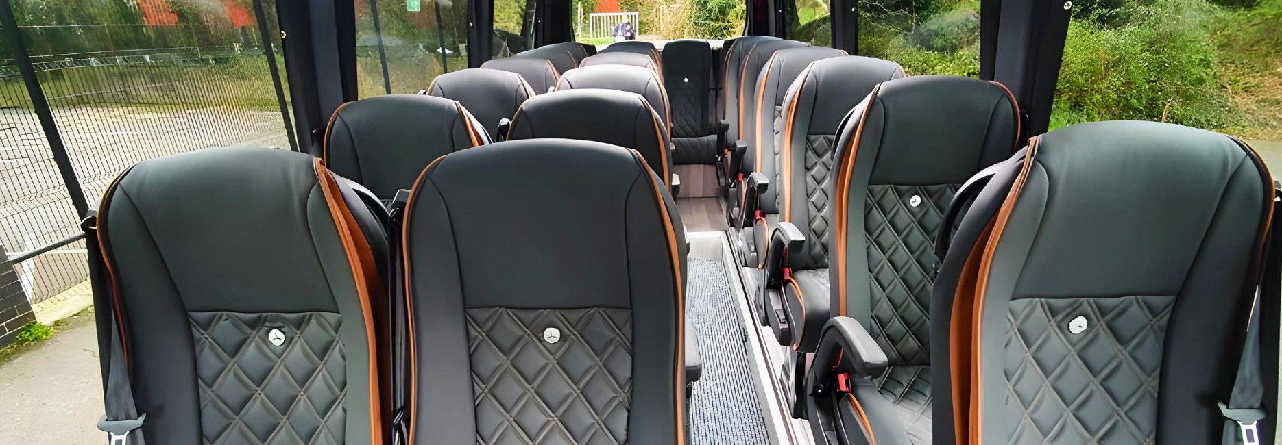 Cheap minibus hire with driver london | Goldline Executive