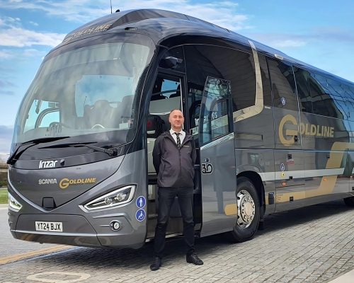 Cheap minibus hire with driver london | Goldline Executive